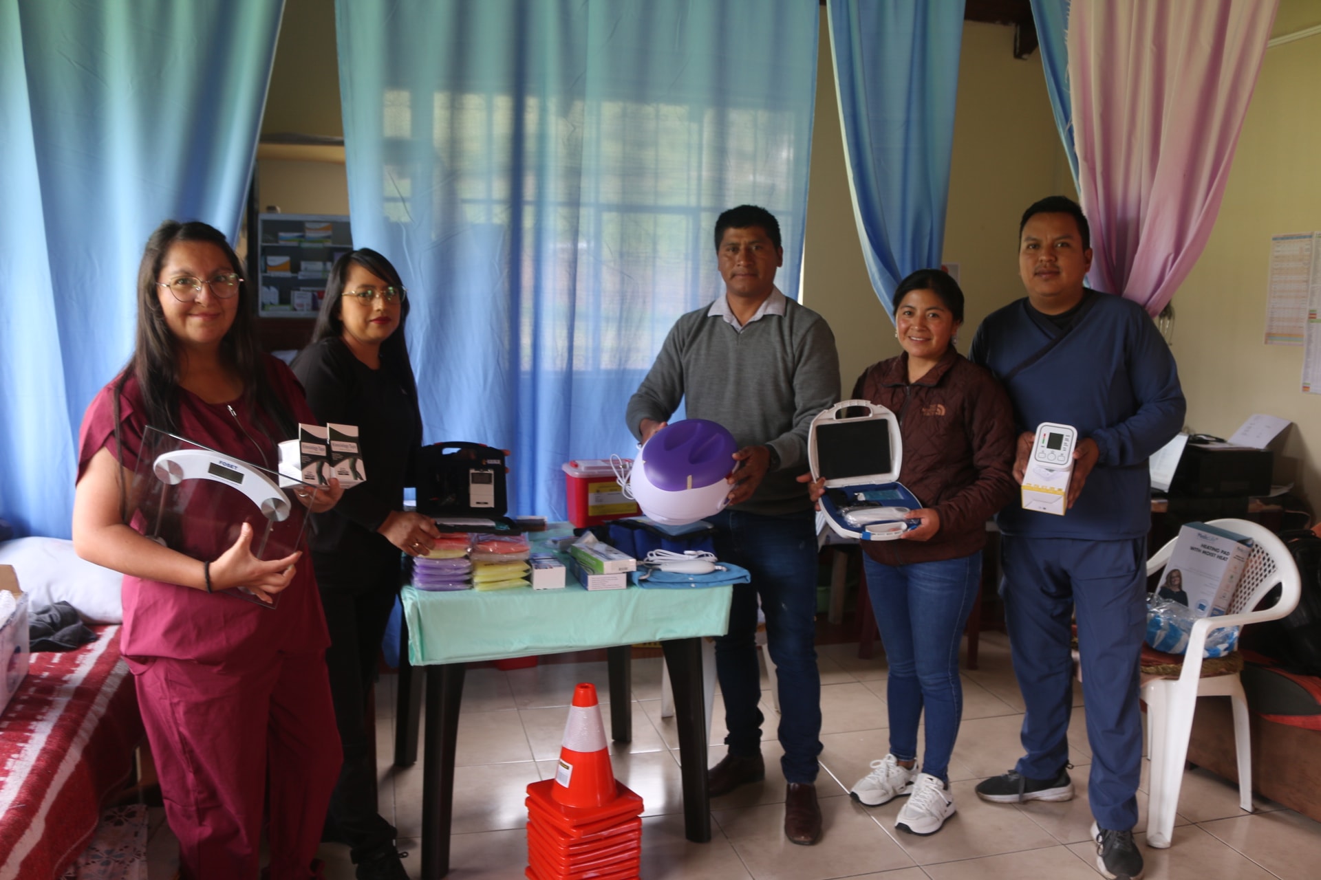 GADPR González Suárez Entrega Equipos e Insumos Médicos para Fortalecer ...